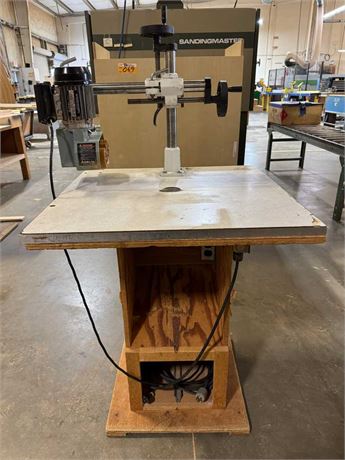 Lot - Delta "34-985" Powerfeeder | Place Your Bid at MachineryMax