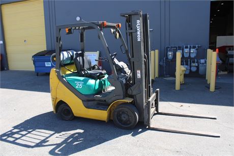Lot - KOMATSU "FG 25ST-16" 5000 LB FORKLIFT | Place Your Bid at ...