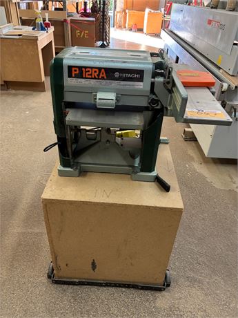 Lot - Hitachi "P12RA" Portable Planer/Jointer & Cart | Place Your Bid ...