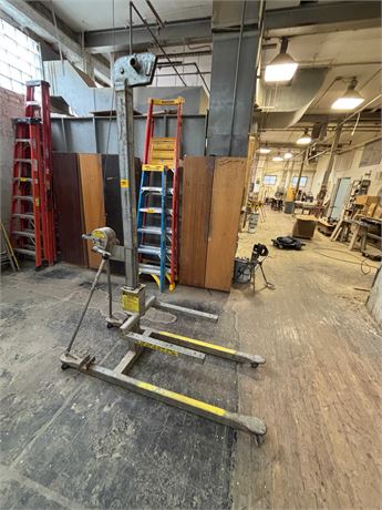 Lot - Vermette 520A Manual Material Lift | Place Your Bid at MachineryMax