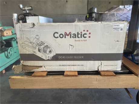 Lot - Comatic "DC-40" Powerfeeder and Stand, Demo Unit | Place Your Bid at MachineryMax