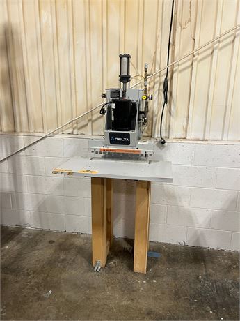 Lot - Delta "32-325" Line Borer | Place Your Bid at MachineryMax
