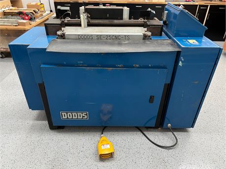 Lot - Dodds "SE-25-CNC-TS-B" CNC Dovetailer | Place Your Bid at ...