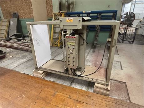 Lot - Uhling "HP2000" Case Clamp | Place Your Bid at MachineryMax