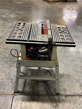 Lot - Delta "TS200LS" Table Saw | Place Your Bid at MachineryMax