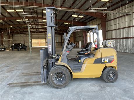 Lot - Caterpillar "GP45N1" Forklift | Place Your Bid at MachineryMax