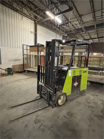 Lot - Clark "ESX25" Forklift | Place Your Bid at MachineryMax