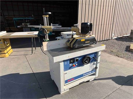 Lot - Mini Max "Formula T1" Shaper and Power Feeder | Place Your Bid at ...