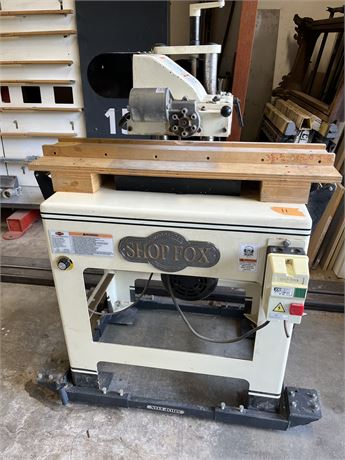 Lot - Shop Fox "W1739" Mini Planer Moulder | Place Your Bid at MachineryMax