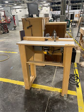 Lot - DeWalt Router Table | Place Your Bid at MachineryMax